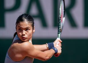 Raducanu'dan Rolland Garros'a erken veda