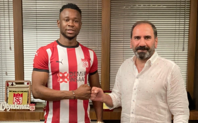 Sivasspor Nijeryalı golcü Leke Samson James'i transfer etti