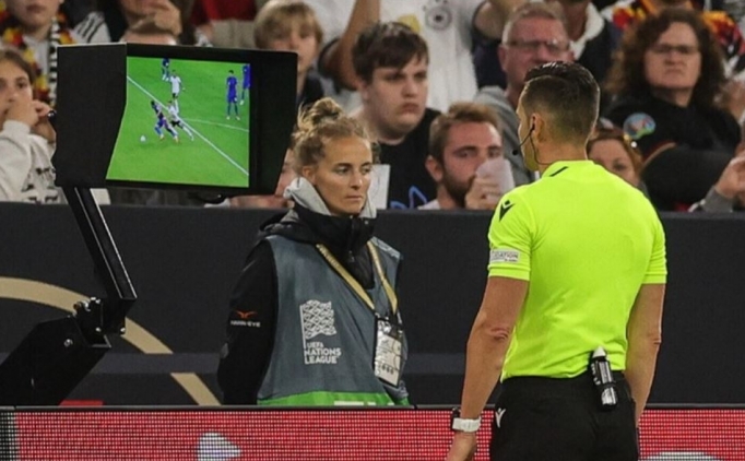 Premier Lig'de yeni sezonda VAR kayıtları açıklanacak mı? Premier Lig'de yeni sezonda VAR kayıtları açıklanacak mı?
