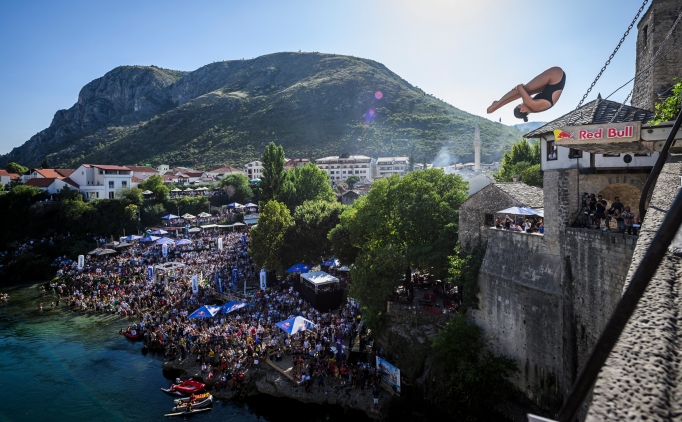Mostar Köprüsü'nde Red Bull Cliff Diving heyecanı yaşandı